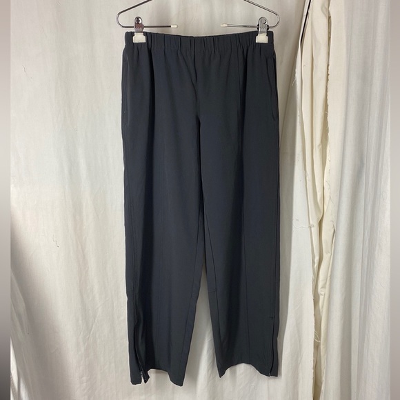 Lucy | Pants & Jumpsuits | Lucy Flex S Short Gray Pull On Yoga Outdoor ...